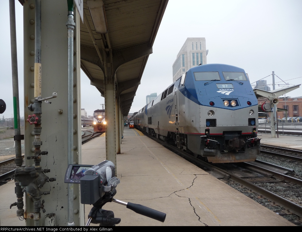 Amtrak 87 West, Everio View